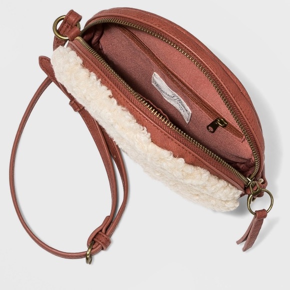 Universal Thread | Bags | Universal Thread Sherpa Crossbody Canteen Bag ...